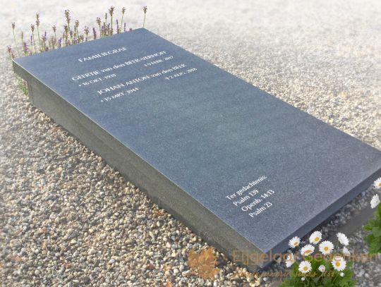 Grafmonumenten voorbeelden met prijzen - Eijgelaar Natuursteen